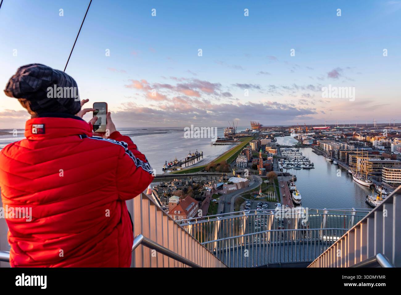 Aussichtsplattform des Atlantic Sail City Hotel Hochhaus, Blick über ...
