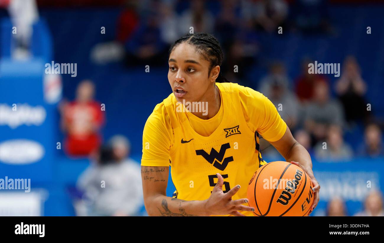 West Virginia guard Sydney Shaw (5) during an NCAA college basketball ...