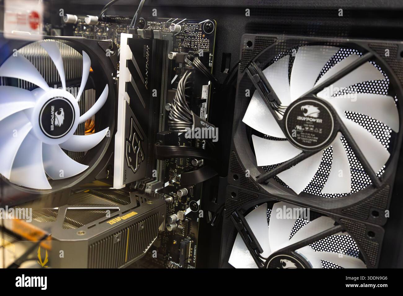 Har gaming hi-res stock photography and images - Alamy