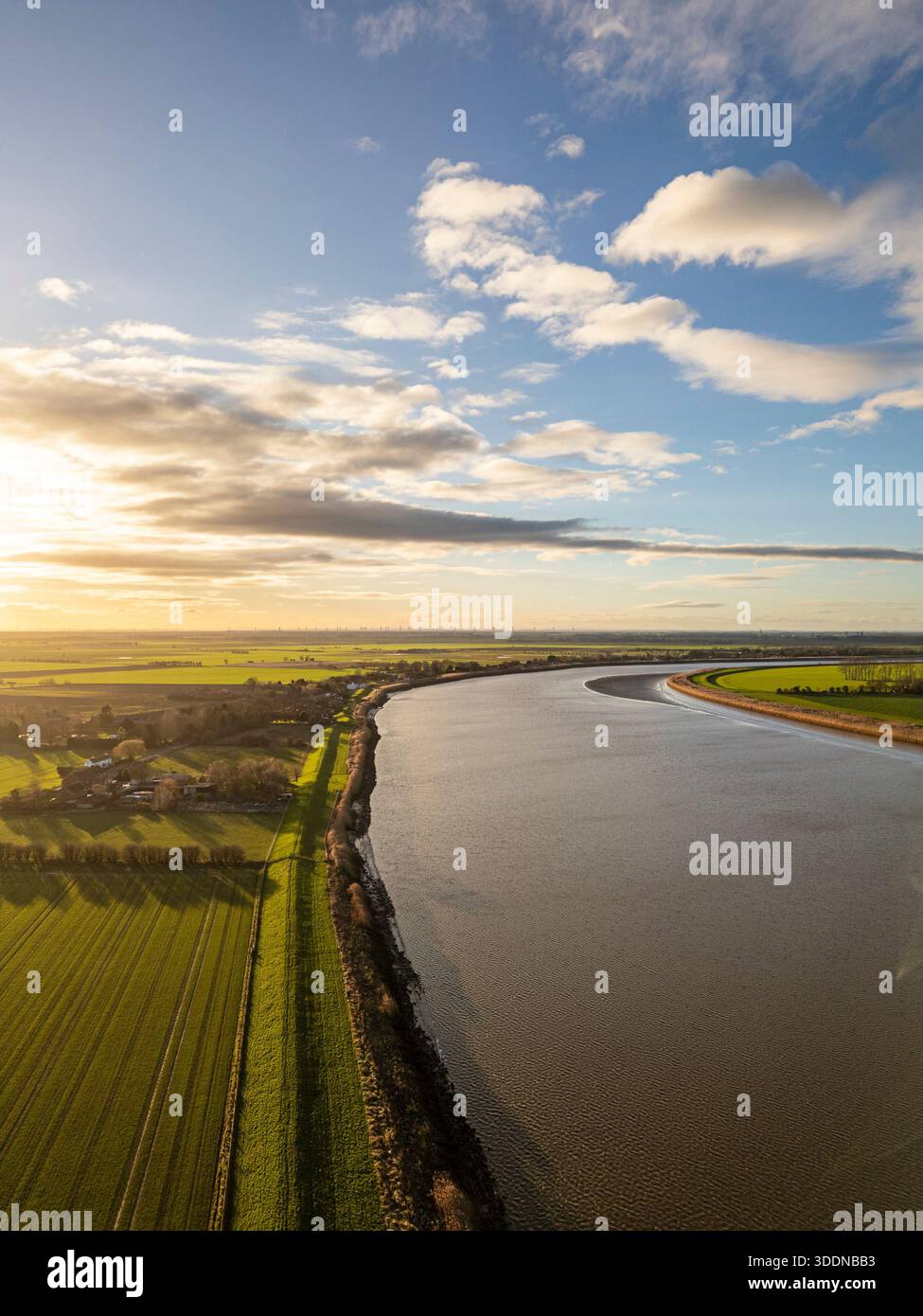 Whitgift, Goole. January 2, 2026. UK Weather: Sunset over the River ...