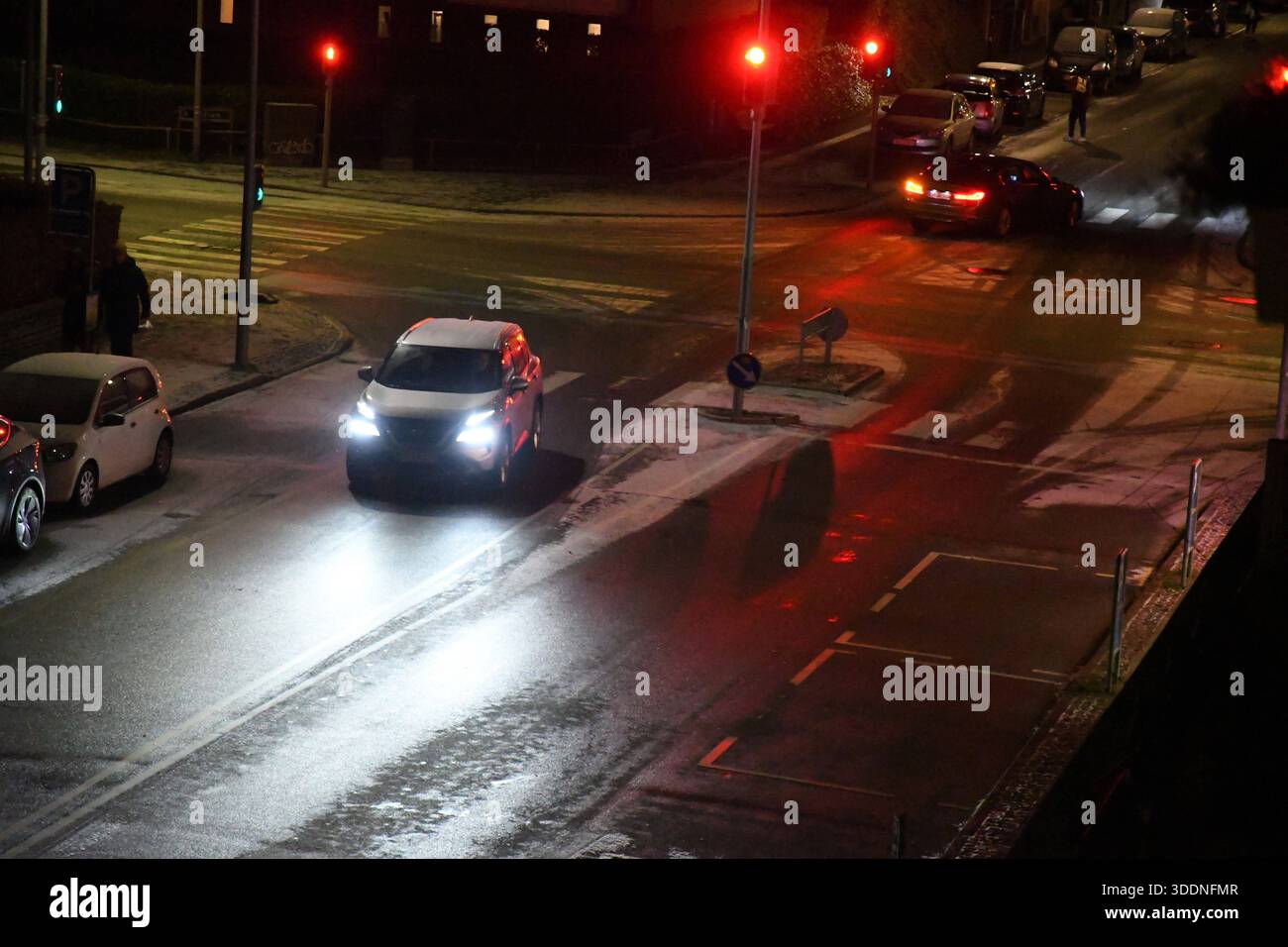 kASTRUP/Copenhagen/ Denmark/02 jan 2026/light snow fall in kastrup in ...