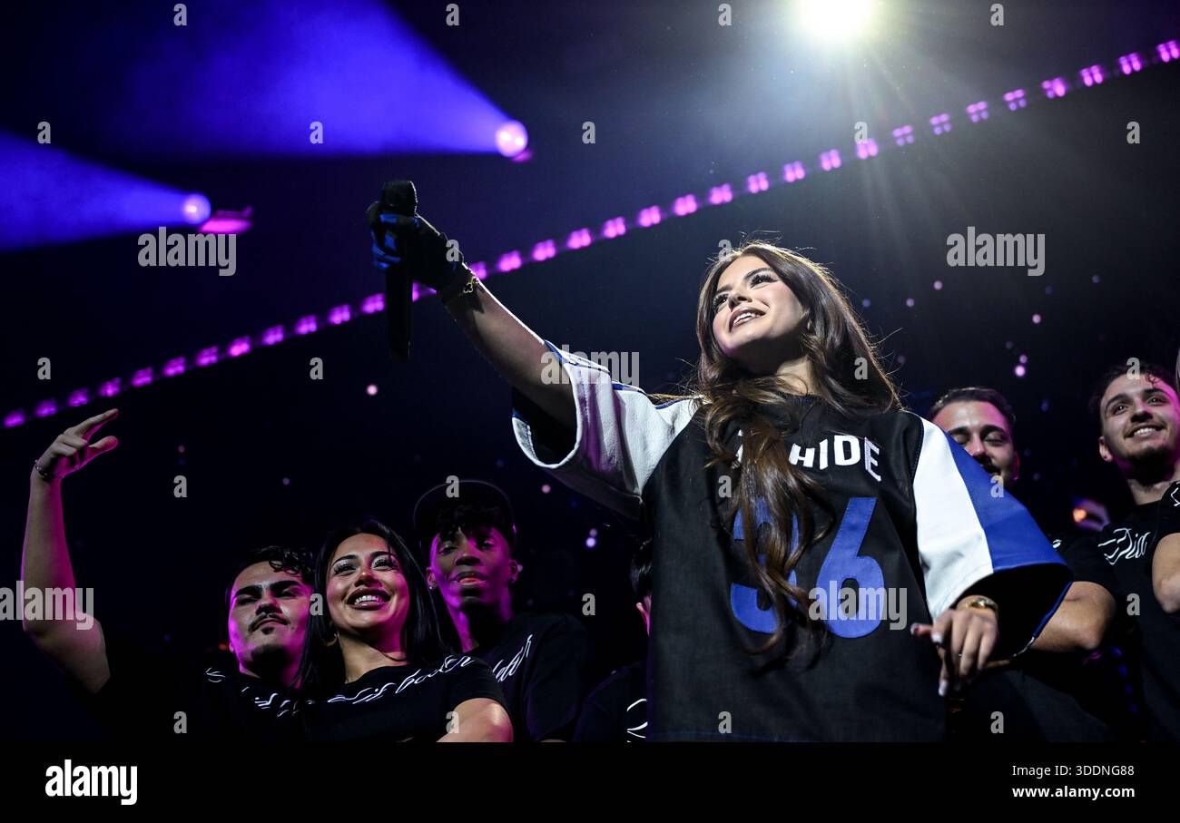 02 January 2026, Berlin: Rapper Zah1de (Zahide Kayaci) takes to the ...