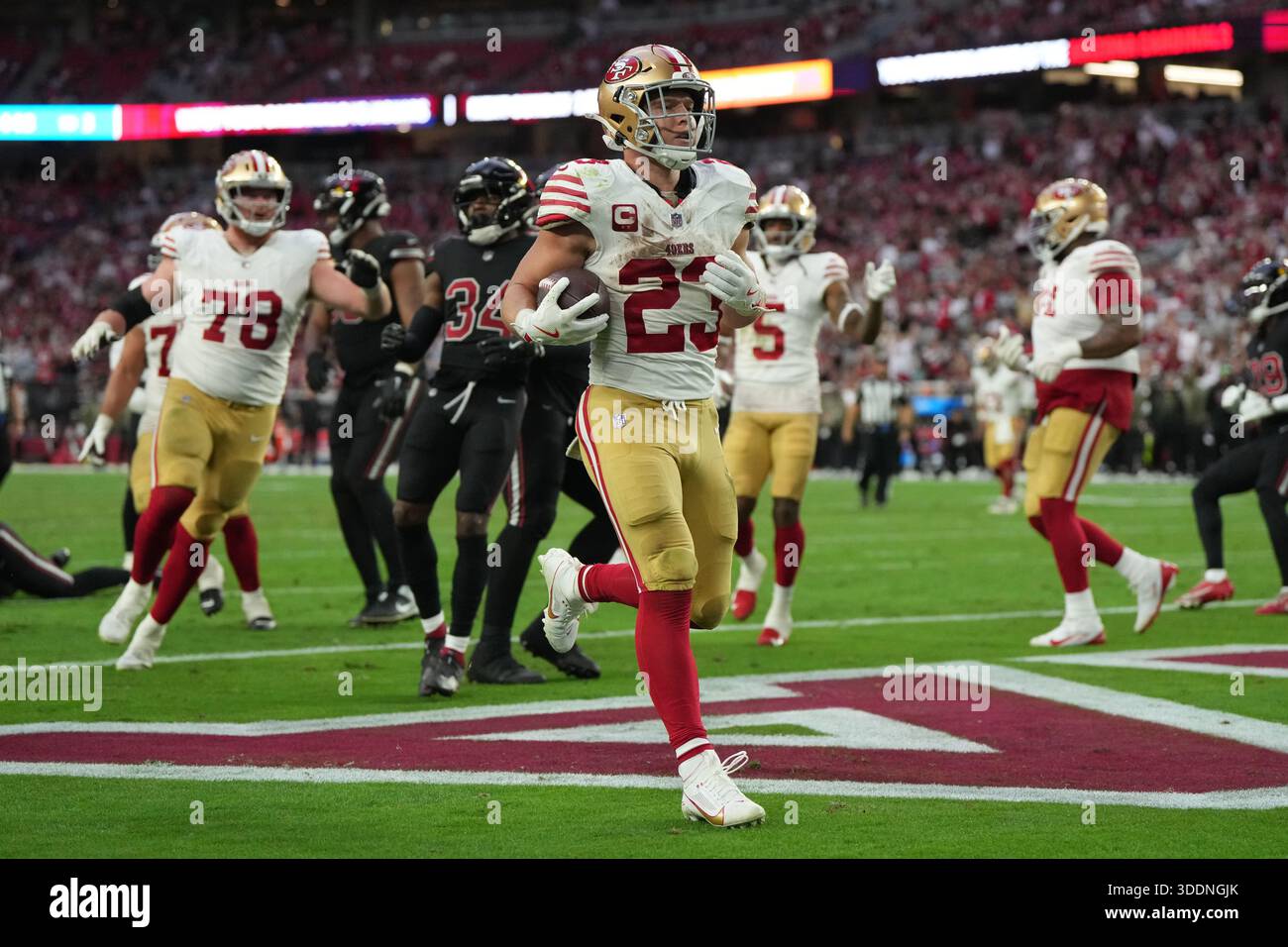 San Francisco 49ers running back Christian McCaffrey (23) against the ...