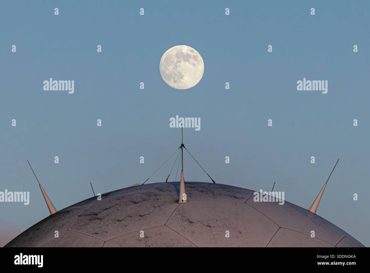 Clee Hill, UK. 2nd January, 2026. UK weather: the moonrise over Clee ...