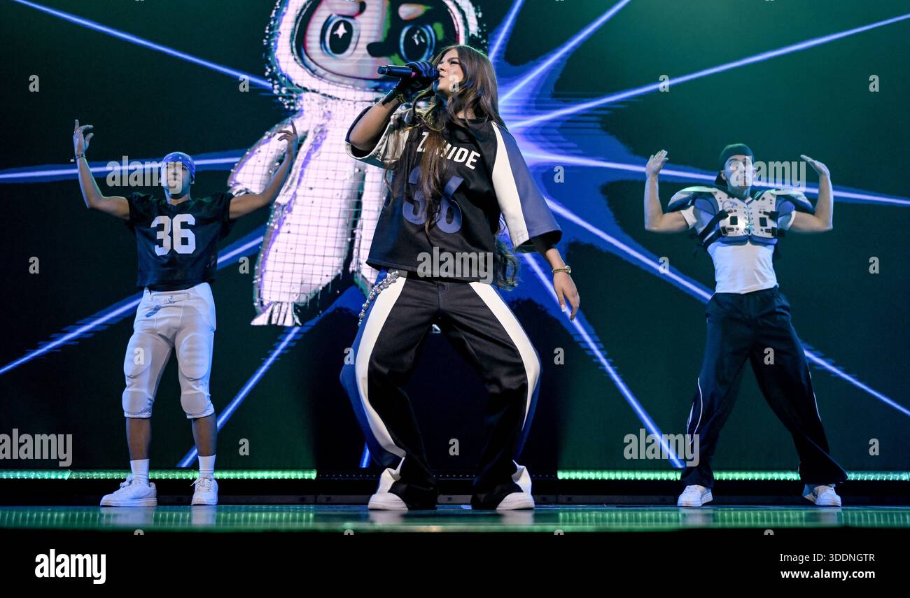 02 January 2026, Berlin: Rapper Zah1de (Zahide Kayaci) takes to the ...