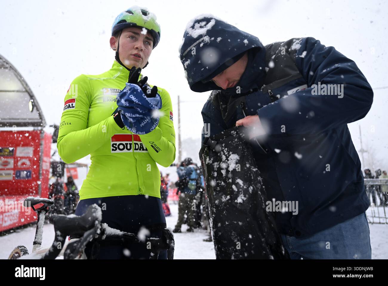 the women's elite race of the Zilvermeercross cyclocross cycling event ...
