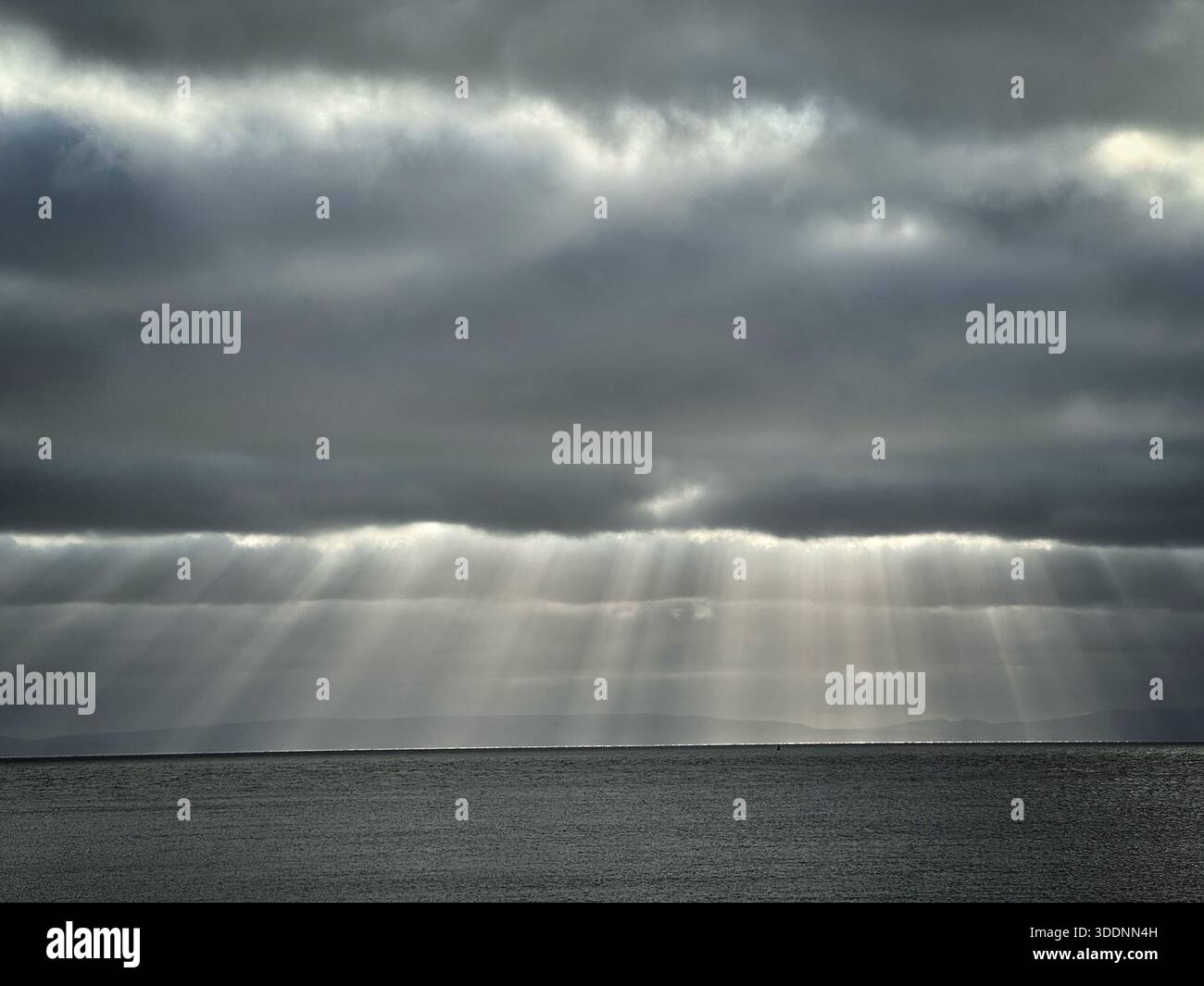 Shafts of sun light smartphone stock photos and images - Alamy