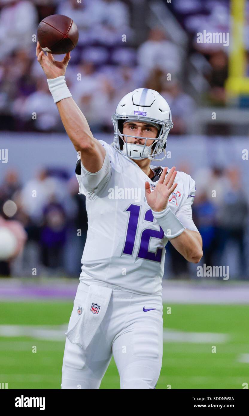 Minnesota Vikings quarterback Max Brosmer warms up before an NFL ...