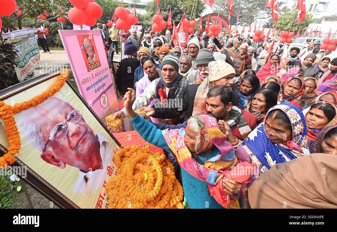 PATNA, INDIA - JANUARY 2: CPI leaders and workers pay tribute to ...