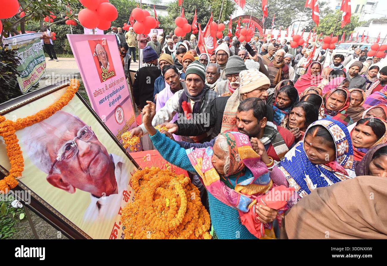 PATNA, INDIA - JANUARY 2: CPI leaders and workers pay tribute to ...