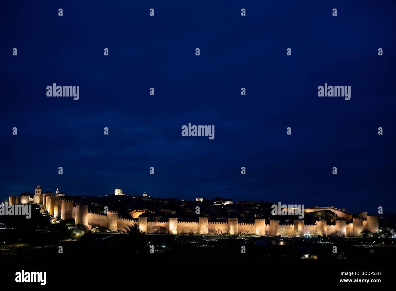 Avila, Spain. 02nd Jan, 2026. A view of the illuminated medieval walls ...