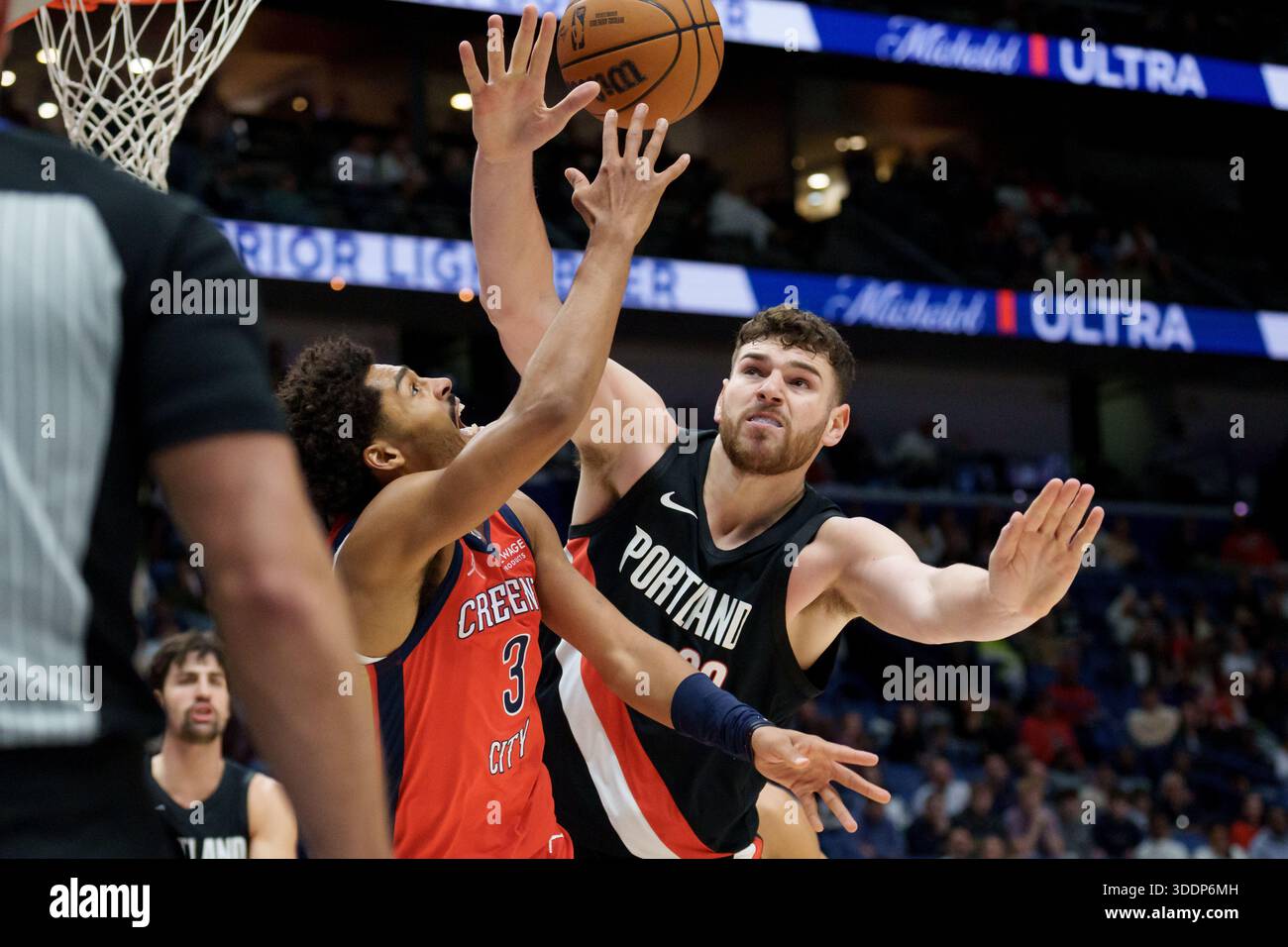New Orleans Pelicans guard Jordan Poole (3) tries to shoot around ...