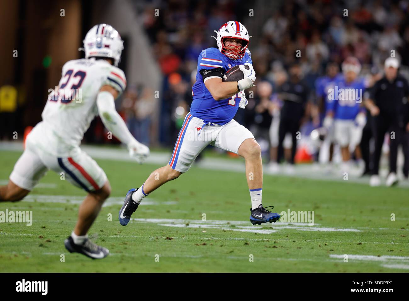 SAN DIEGO, CA - JANUARY 2: SMU Mustangs tight end Stone Eby (44) runs ...