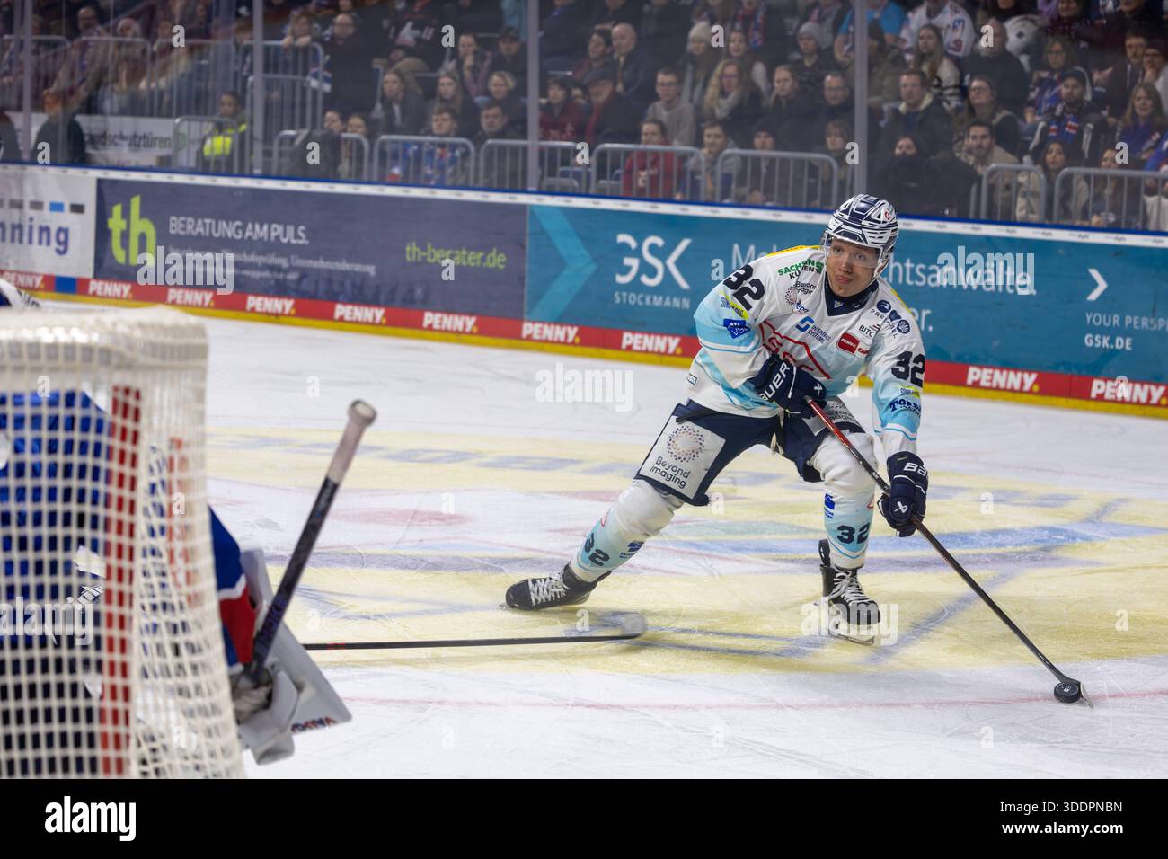 2025 26 hockey season hi-res stock photography and images - Alamy