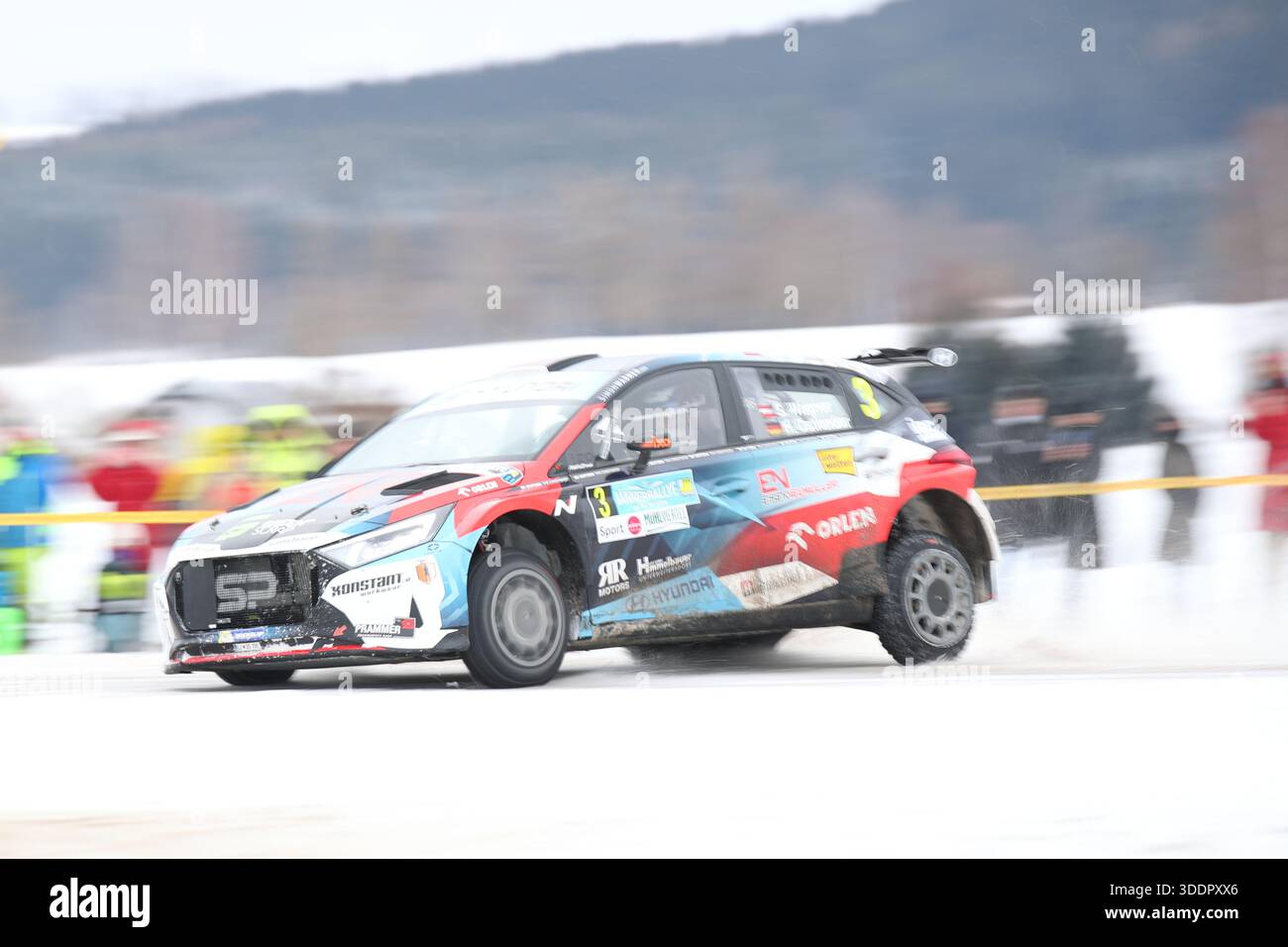 FREISTADT, AUSTRIA - JANUARY 3: Simon Wagner of Austria and Hanna ...