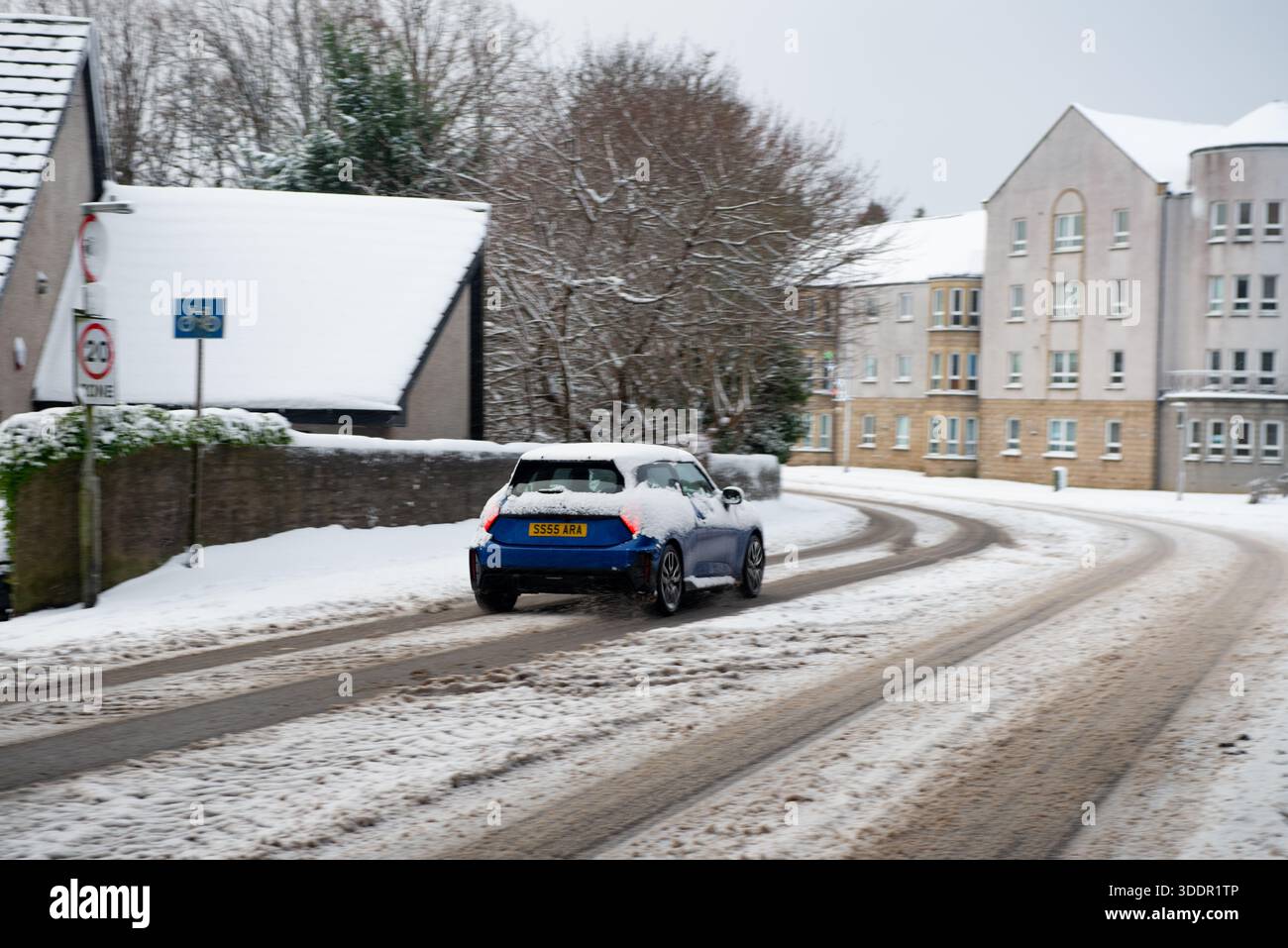 A 93 Road at North deeside road in Cults Aberdeen - the main road to ...