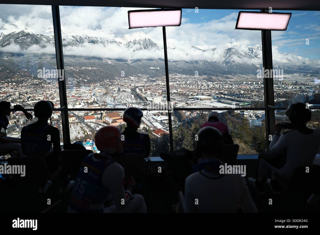 03 January 2026, Austria, Innsbruck: Nordic skiing/ski jumping, World ...
