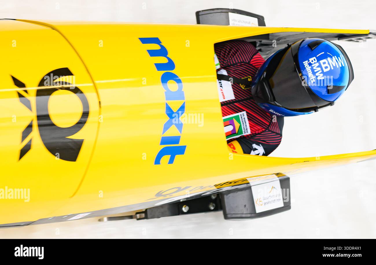 03 January 2026, North Rhine-Westphalia, Winterberg: Bobsleigh: World ...