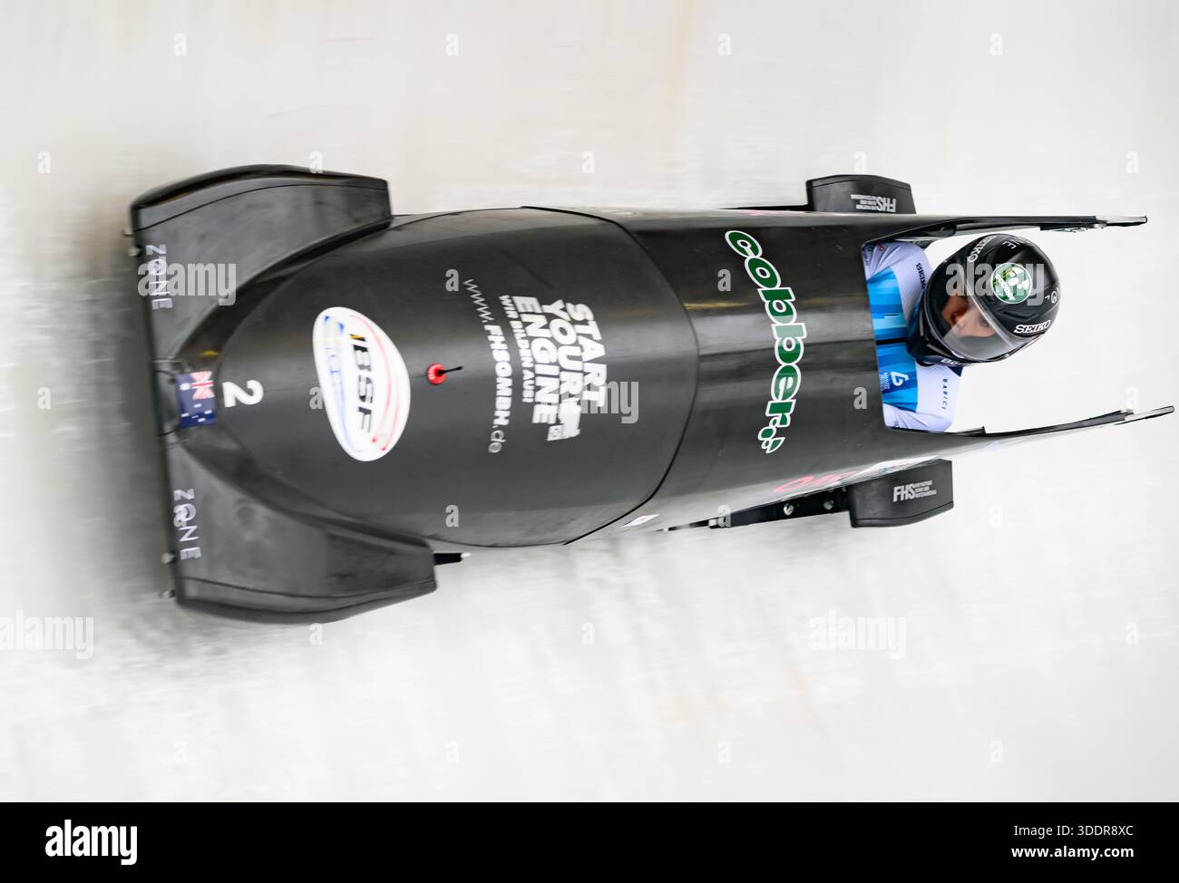 03 January 2026, North Rhine-Westphalia, Winterberg: Bobsleigh: World ...