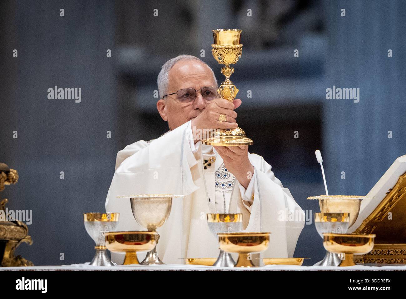 Pope Leo XIV performs the rite of Consecration during the Holy Mass on ...