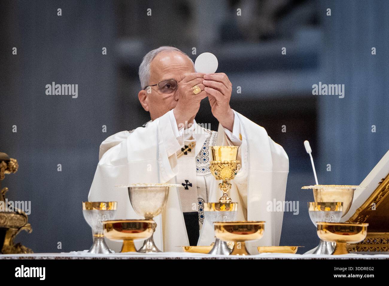 Pope Leo XIV performs the rite of Consecration during the Holy Mass on ...