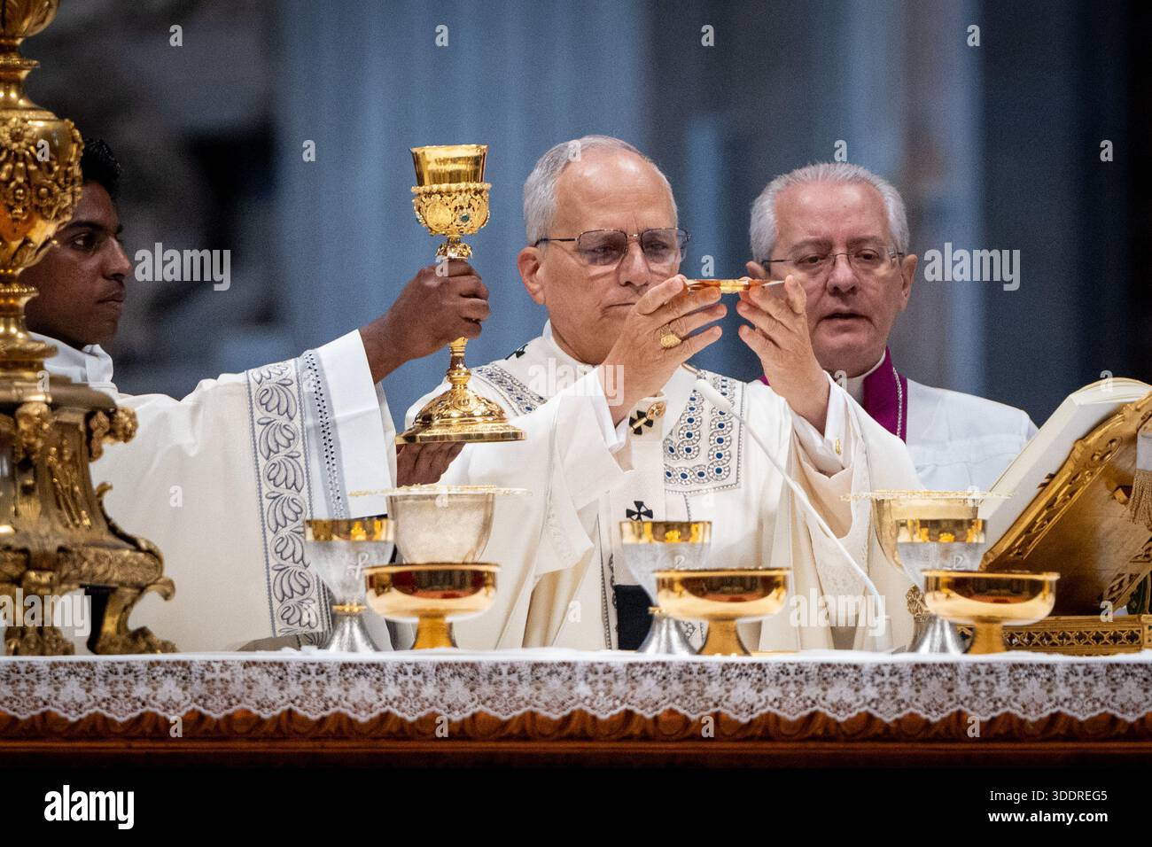 Pope Leo XIV performs the rite of Consecration during the Holy Mass on ...