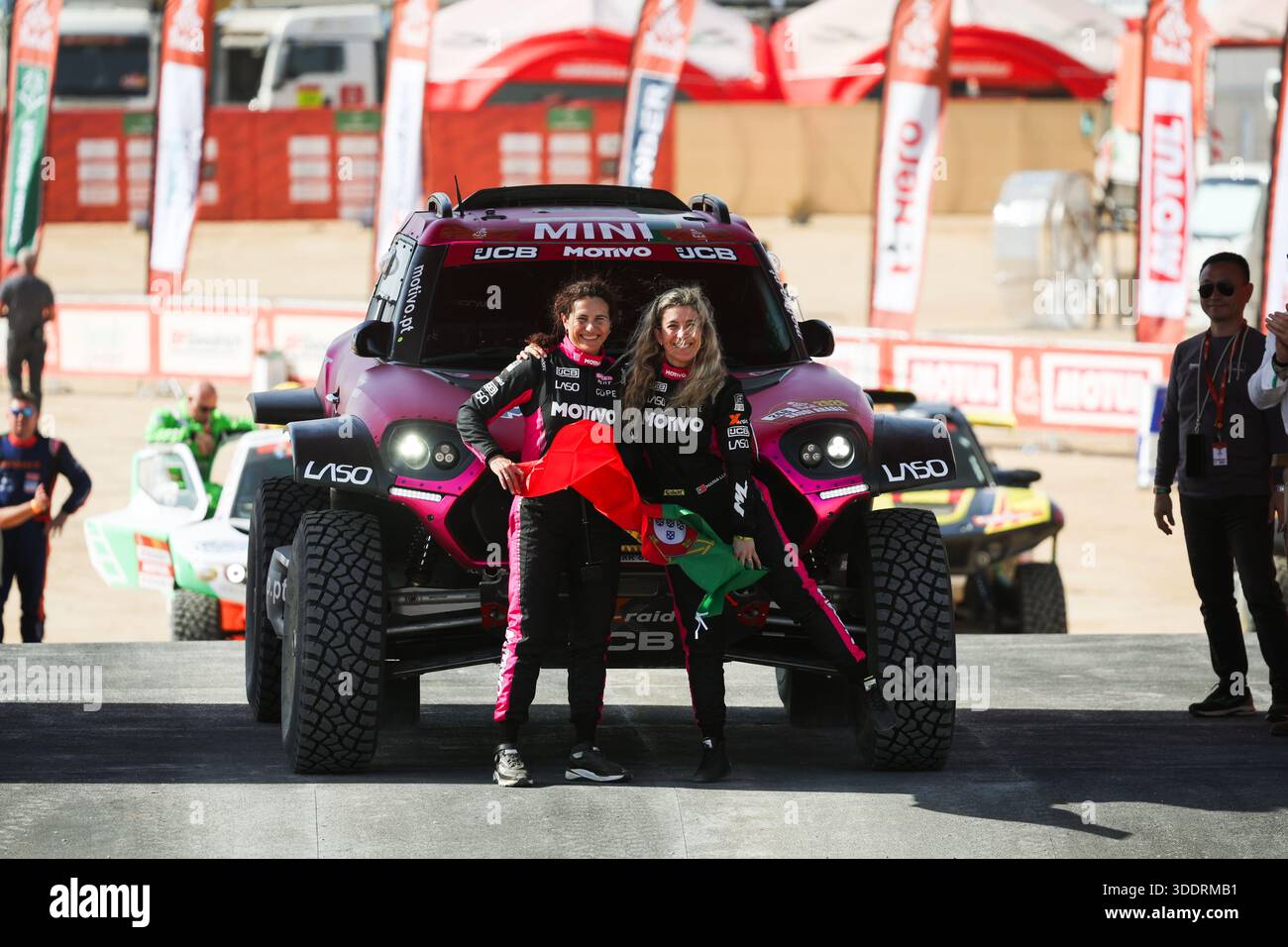 start podium 248 GAMEIRO Maria (por), ROMERO Rosa (esp), X-raid MINI ...