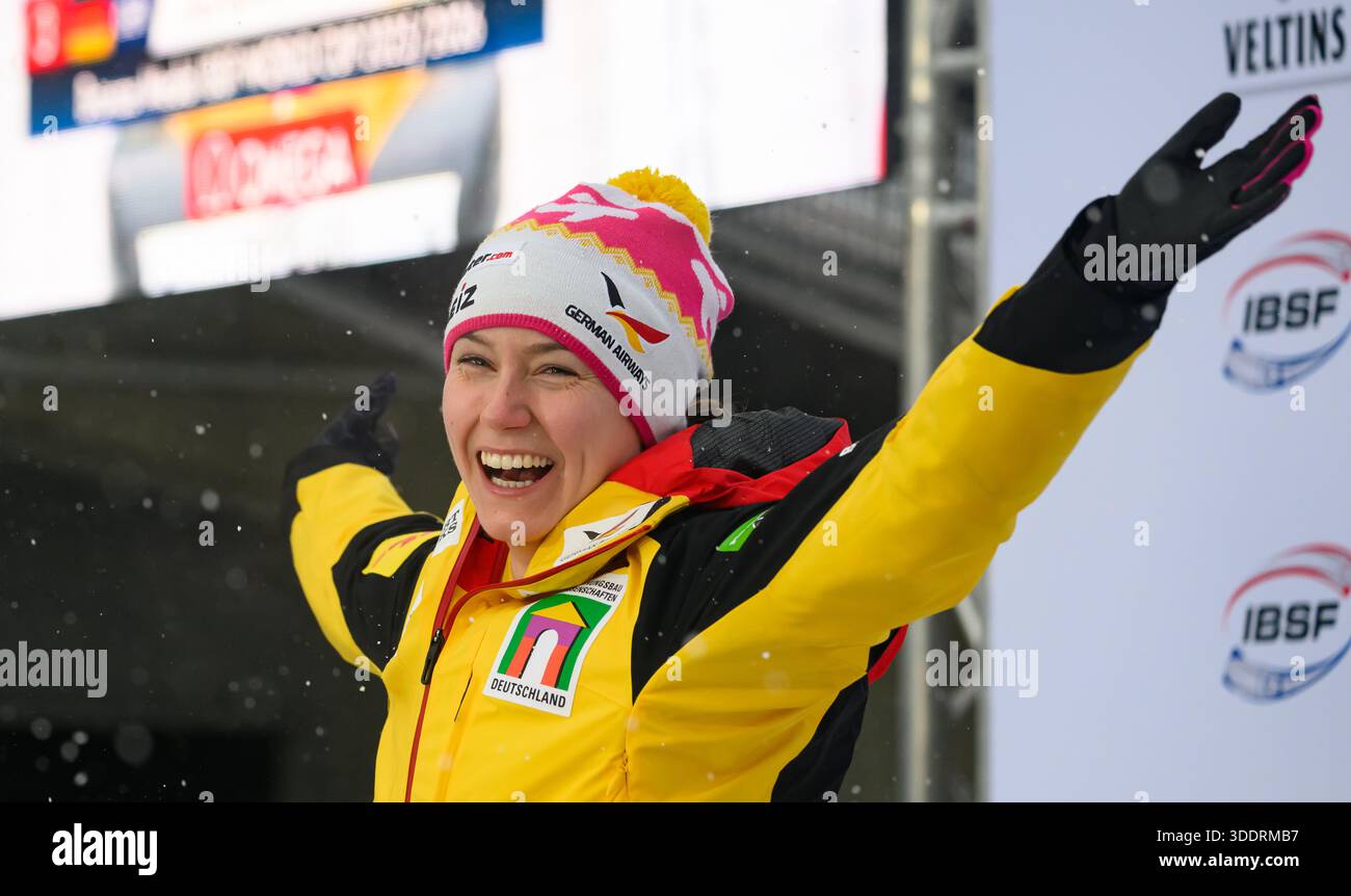 03 January 2026, North Rhine-Westphalia, Winterberg: Bobsleigh: World ...
