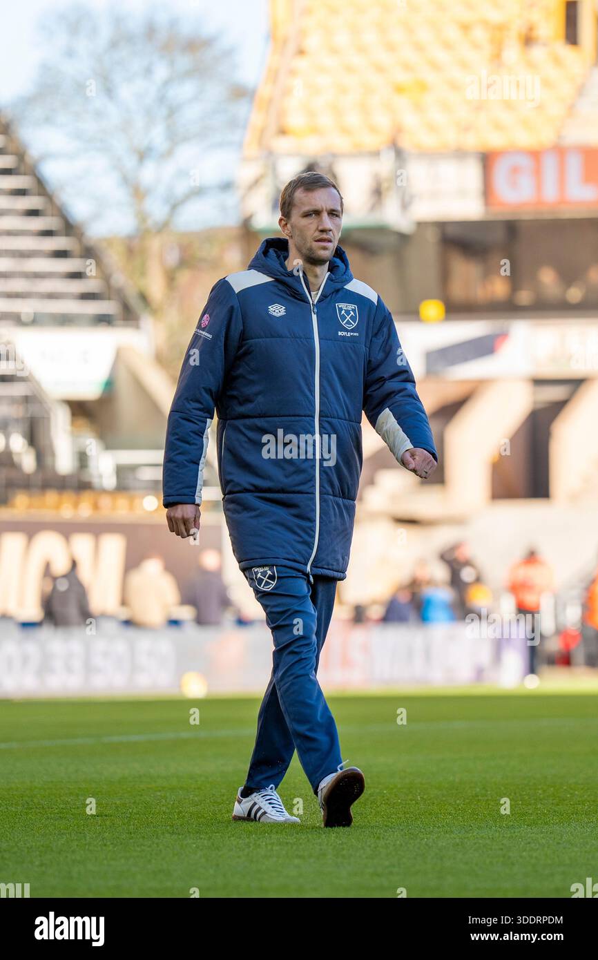 West Ham United midfielder Tomáš Souček (28) arrives before the ...