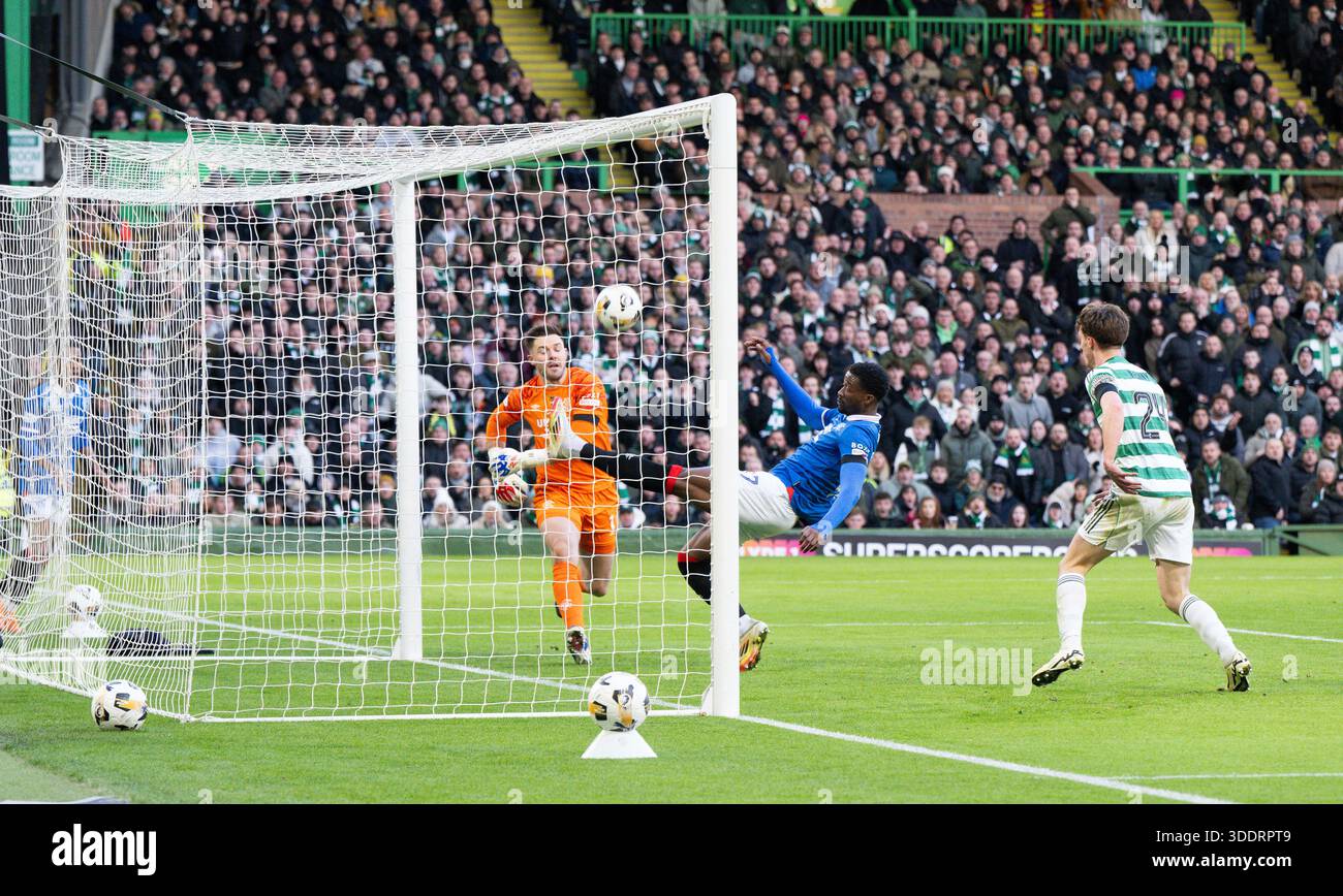 GLASGOW, SCOTLAND - JANUARY 03: William Hill Premiership match between ...
