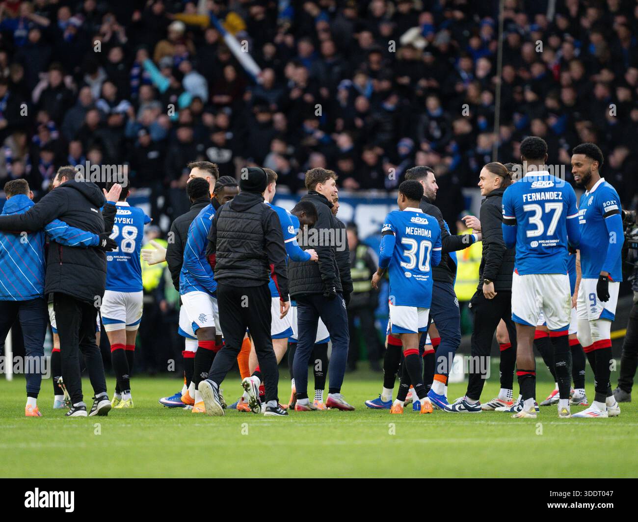 GLASGOW, SCOTLAND - JANUARY 03: Rangers players celebrate at full time ...