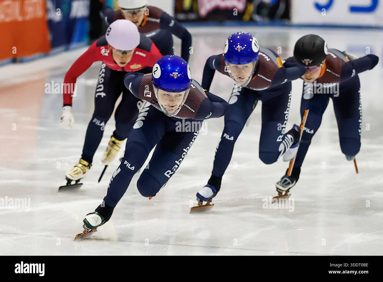 LEEUWARDEN - Winner Xandra Velzeboer sets the pace for Michelle ...