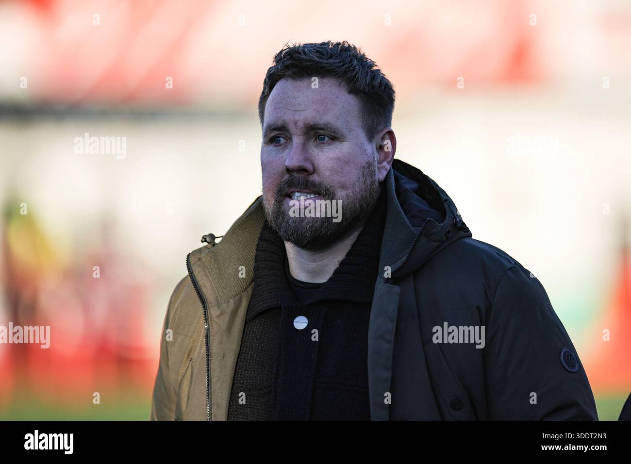 TAMWORTH, UK. 3RD JANUARY 2026. Rob Elliot, Manager of Gateshead (L ...
