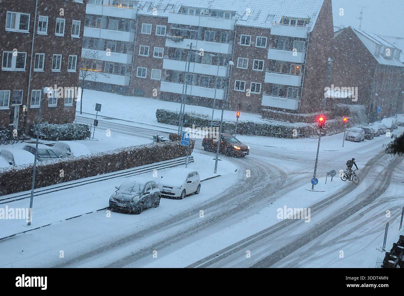kASTRUP/Copenhagen/ Denmark/03 jan 2026/light snow fall in kastrup in ...