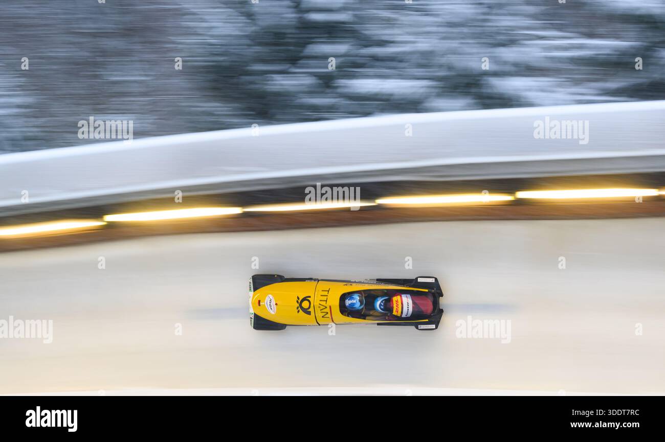 03 January 2026, North Rhine-Westphalia, Winterberg: Bobsleigh: World ...