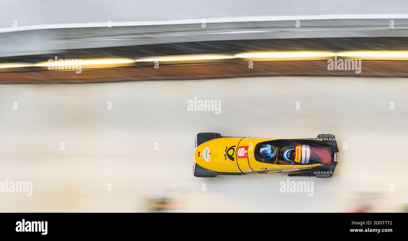 03 January 2026, North Rhine-Westphalia, Winterberg: Bobsleigh: World ...