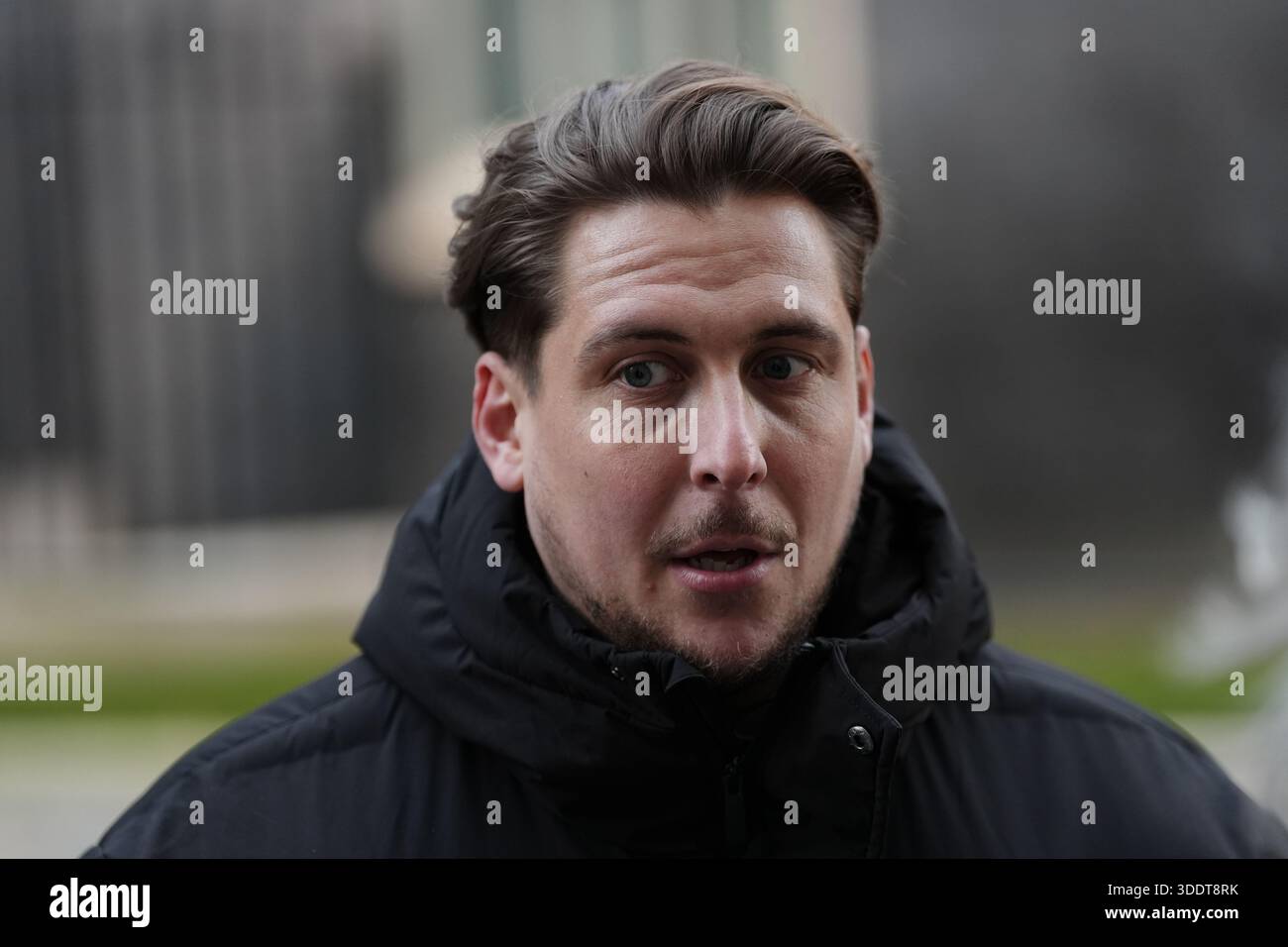 After handing in a petition at number 10 downing street hi-res stock ...