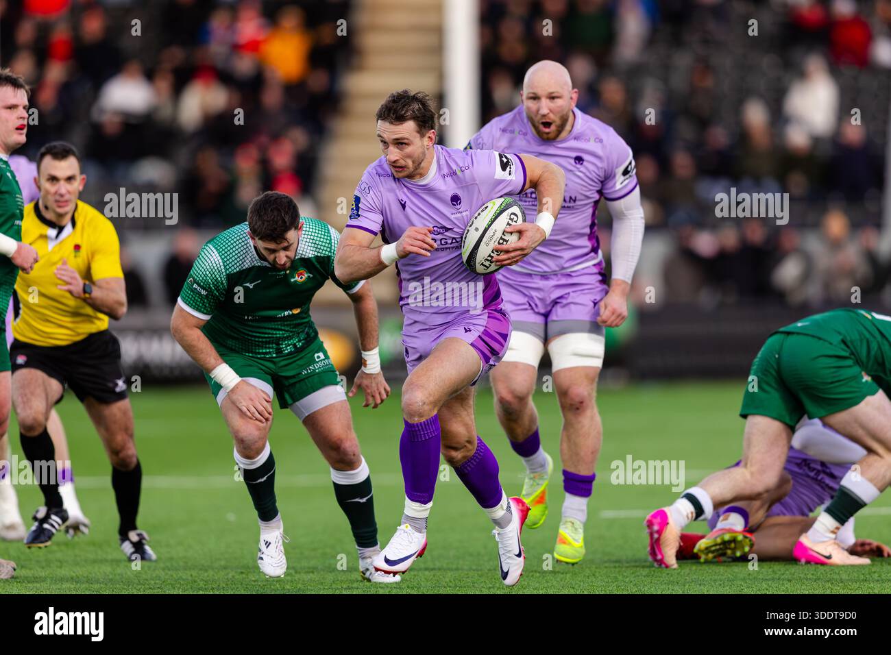 London, England, UK, 3 January 2026. Josh Bassett of Worcester Warriors ...