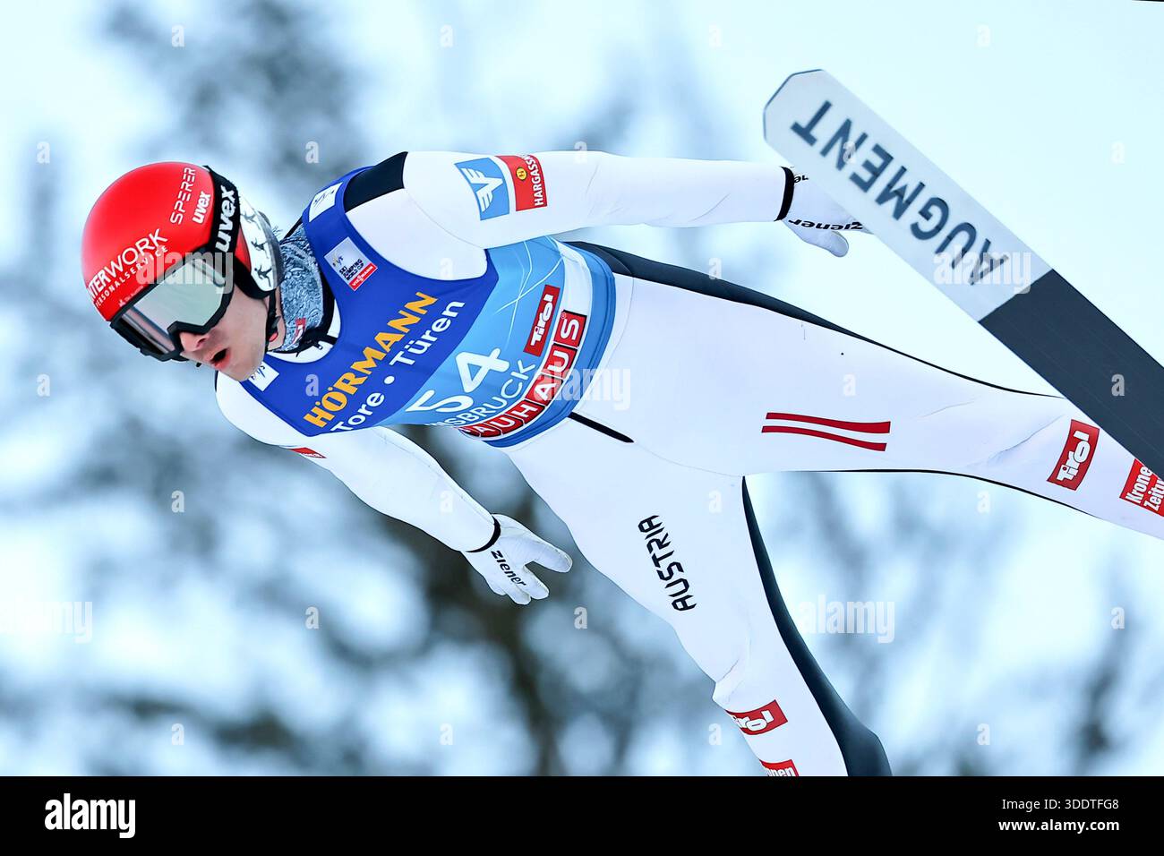 03 January 2026, Austria, Innsbruck: Nordic skiing/ski jumping, World ...