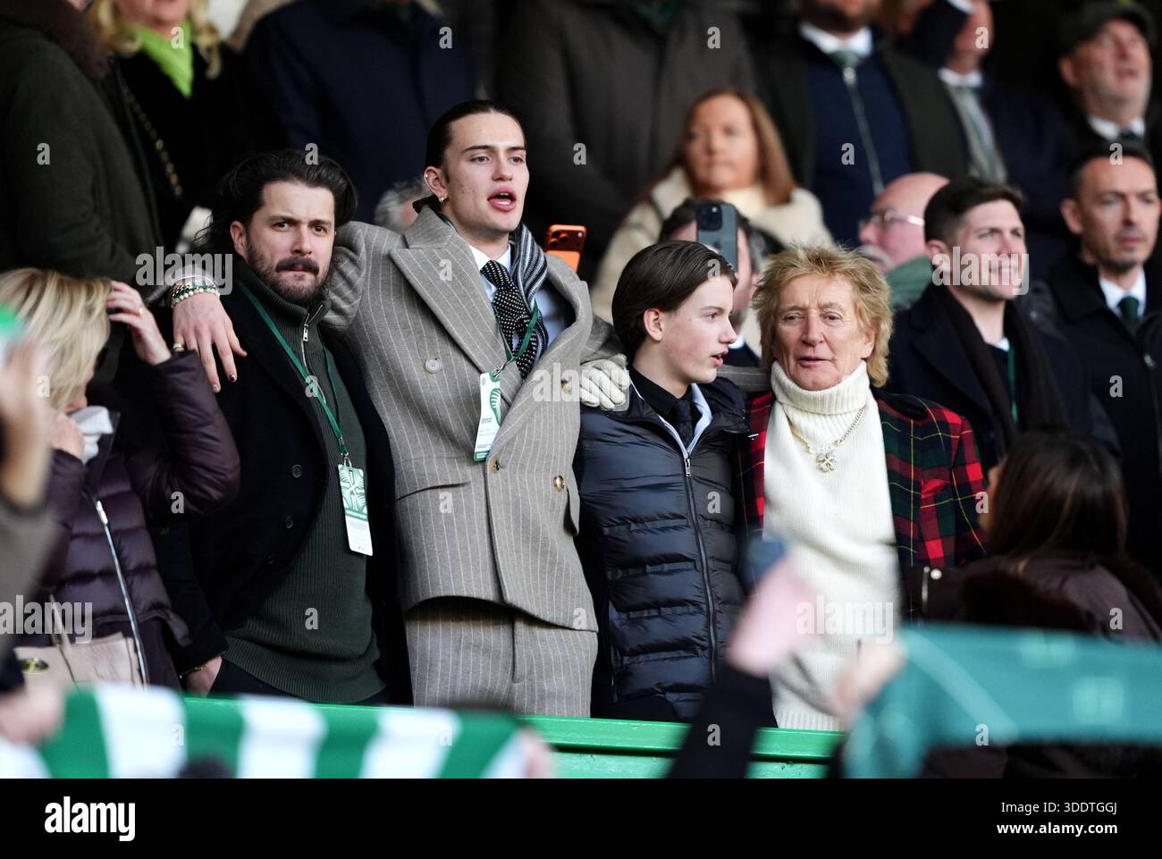 Liam Stewart, Alastair Stewart, Aiden Stewart and Rod Stewart in the ...