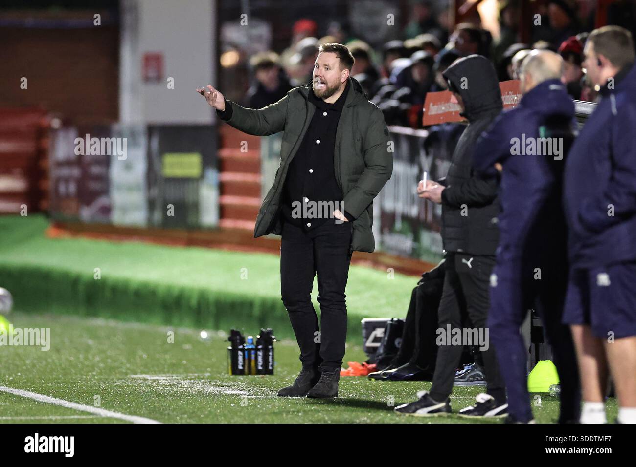 TAMWORTH, UK. 3RD JANUARY 2026. Rob Elliot, Manager of Gateshead ...