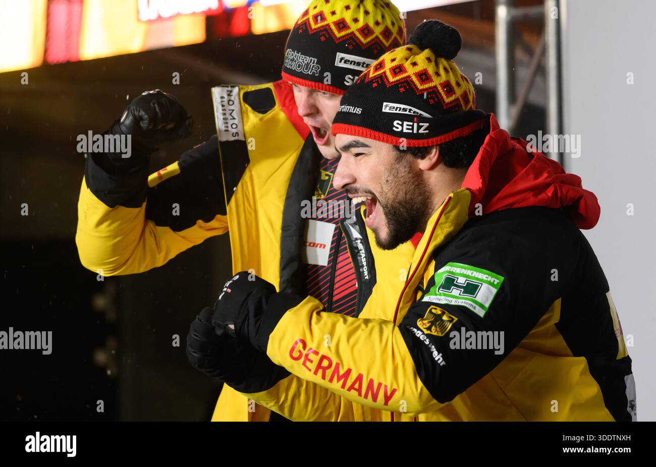 03 January 2026, North Rhine-Westphalia, Winterberg: Bobsleigh: World ...