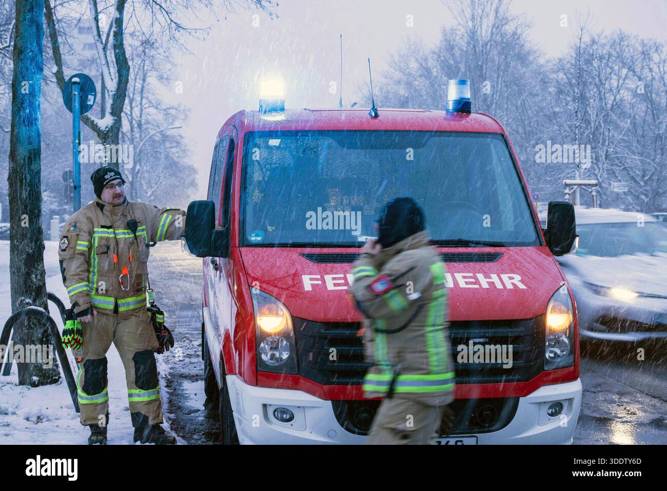 03 January 2026, Berlin: Emergency services from the Berlin fire ...