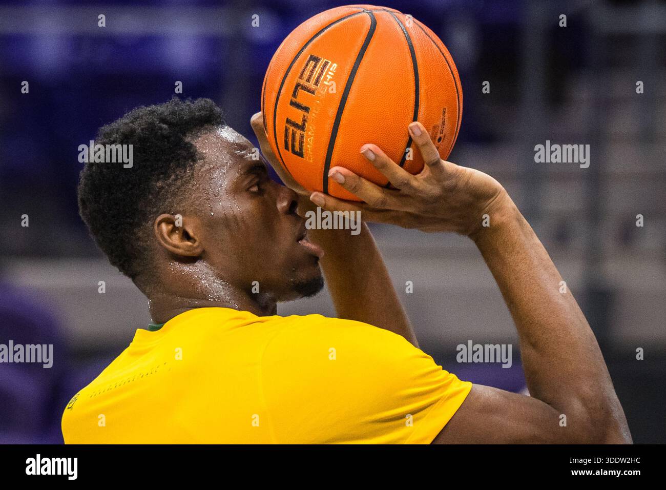 Baylor center James Nnaji warms up before an NCAA college basketball ...
