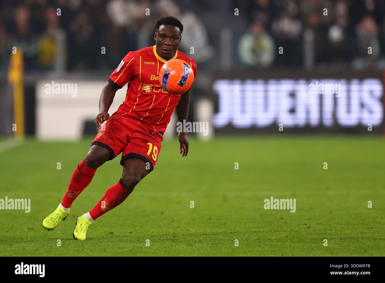 Lameck Banda of Us Lecce in action during the Serie A match beetween ...