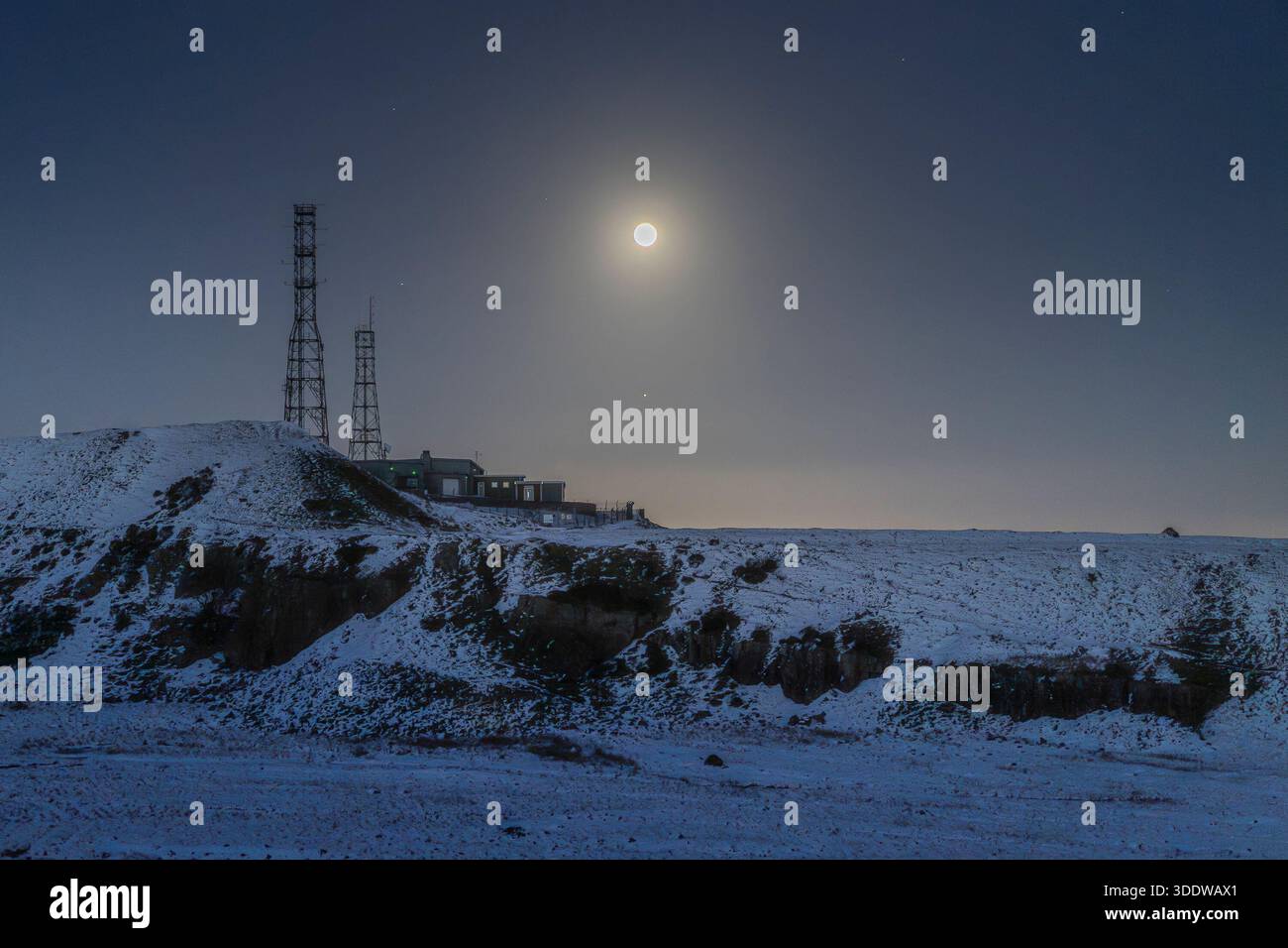 Clee Hill, UK. 3rd January, 2026. UK weather: the first full moon of ...