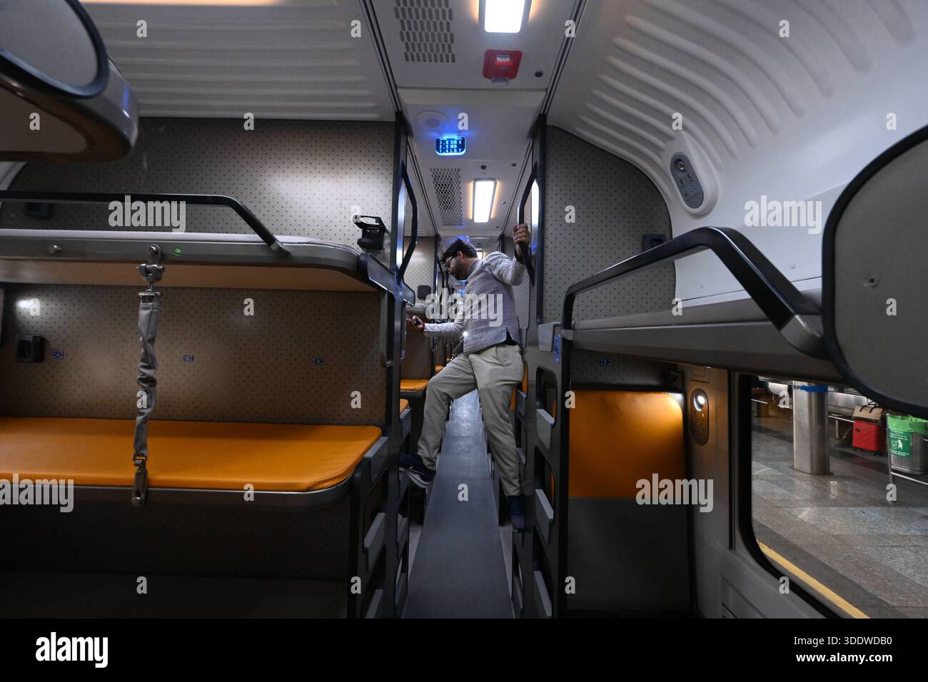 Vande bharat sleeper train hi-res stock photography and images - Alamy