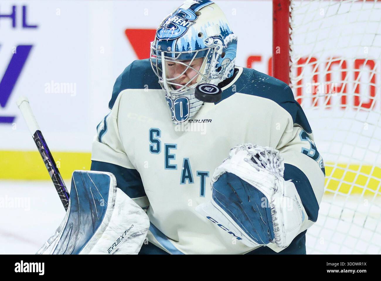 Seattle Torrent goaltender Corinne Schroeder (30) deflects a Toronto ...