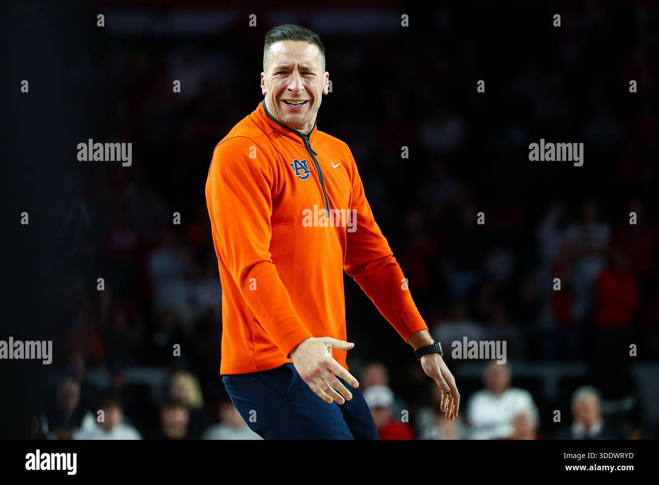 Auburn head coach Steven Pearl reacts during the second half of an NCAA ...