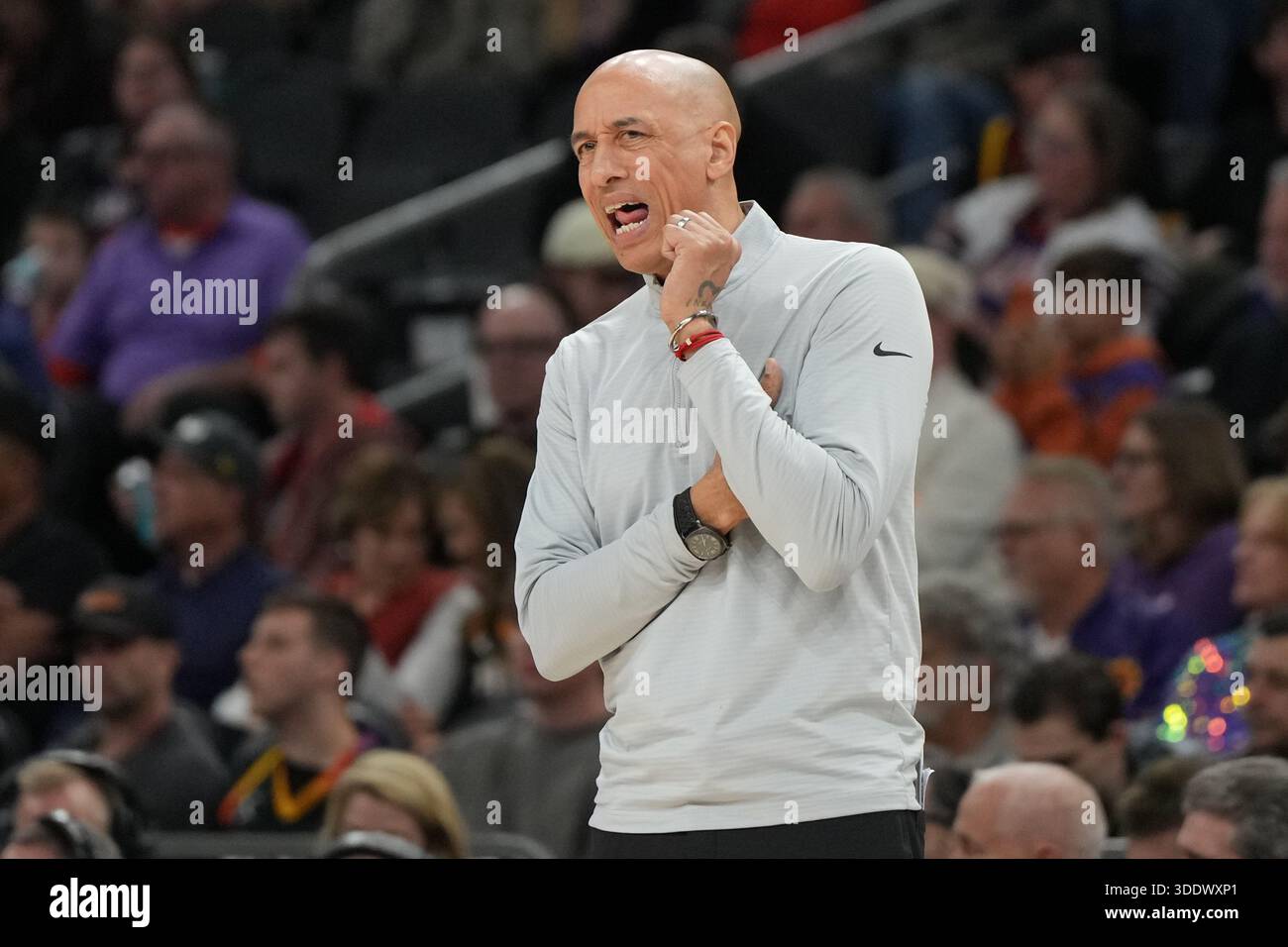 Sacramento Kings head coach Doug Christie against the Phoenix Suns ...